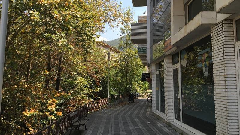ΠΩΛΕΙΤΑΙ ΚΕΝΤΡΙΚΟ ΚΑΤΑΣΤΗΜΑ ΣΤΗΝ ΛΙΒΑΔΕΙΑ