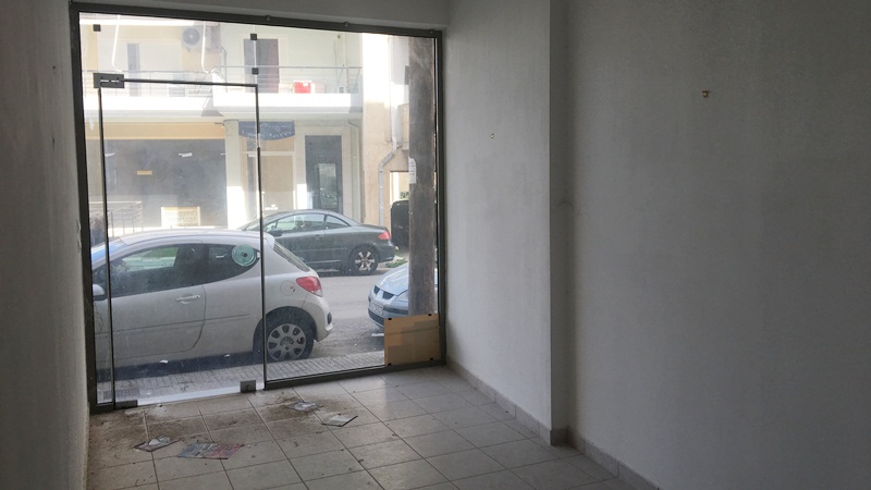 ΕΝΟΙΚΙΑΖΕΤΑΙ ΚΑΤΑΣΤΗΜΑ ΣΤΗΝ ΛΙΒΑΔΕΙΑ