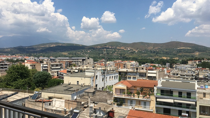 ΠΩΛΕΙΤΑΙ ΔΙΑΜΕΡΙΣΜΑ ΣΤΗ ΄ΛΙΒΑΔΕΙΑ
