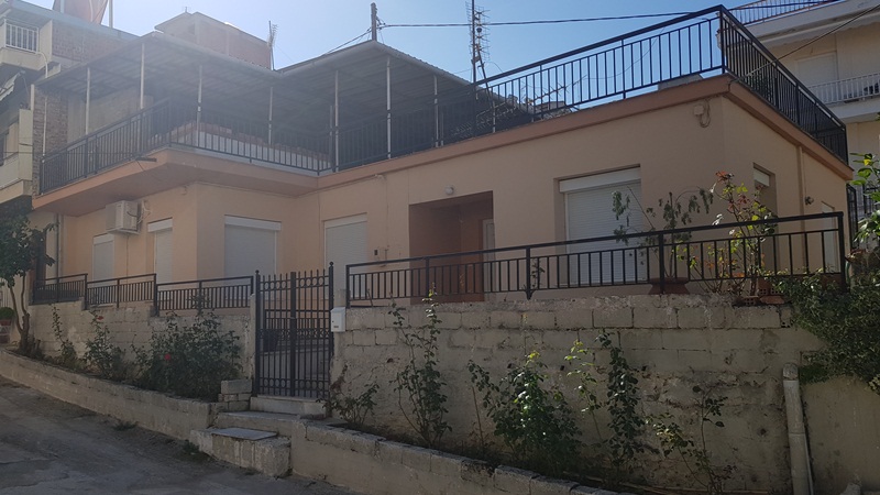 ΠΩΛΕΙΤΑΙ ΜΟΝΟΚΑΤΟΙΚΙΑ ΣΤΗ ΛΙΒΑΔΕΙΑ