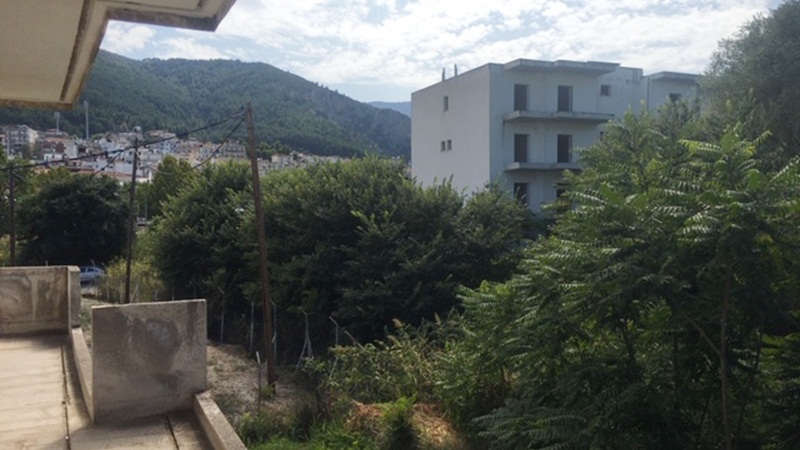 ΠΩΛΕΙΤΑΙ ΟΡΟΦΟΔΙΑΜΕΡΙΣΜΑ ΗΜΙΤΕΛΕΣ