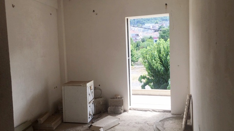 ΠΩΛΕΙΤΑΙ ΟΡΟΦΟΔΙΑΜΕΡΙΣΜΑ ΗΜΙΤΕΛΕΣ