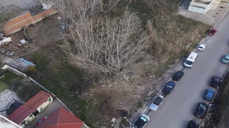 ΚΕΝΤΡΙΚΟ ΟΙΚΟΠΕΔΟ ΠΩΛΕΙΤΑΙ ΣΤΗ ΛΙΒΑΔΕΙΑ